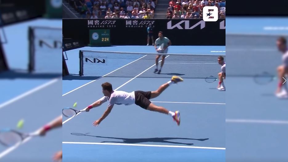 Nicolas Barrientos si inventa un punto in tuffo nel doppio degli ...